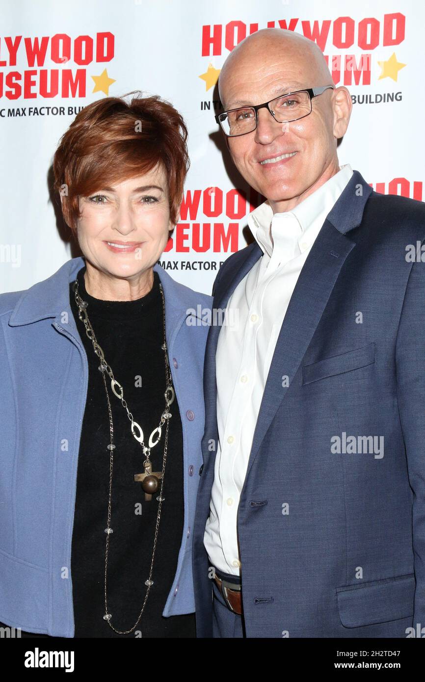 LOS ANGELES - OCT 21: Carolyn Hennesy, Ray Proscia at the Hollywood ...