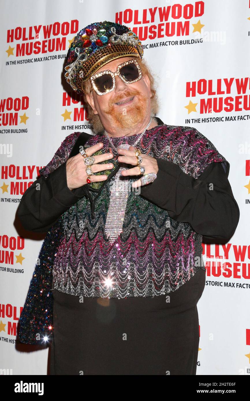 October 20, 2021, Los Angeles, CA, USA: LOS ANGELES - OCT 21: Geoffrey ...