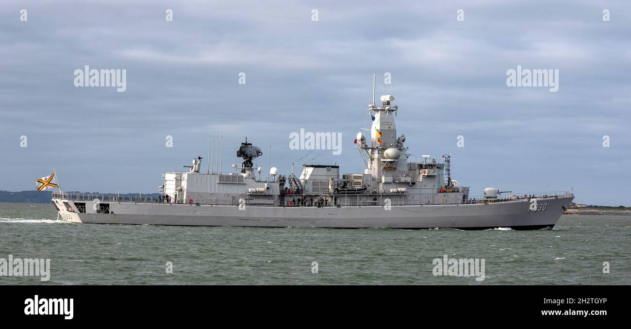 F930 leopold i a karel doorman class frigate hi-res stock photography ...