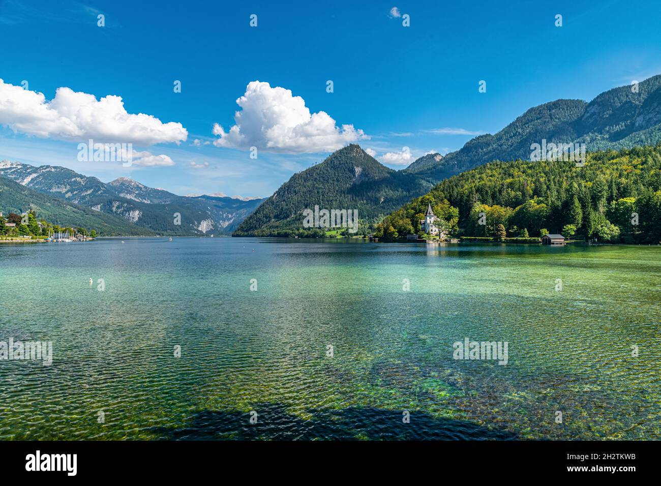 Scenic view grundlsee lake summer hi-res stock photography and images ...