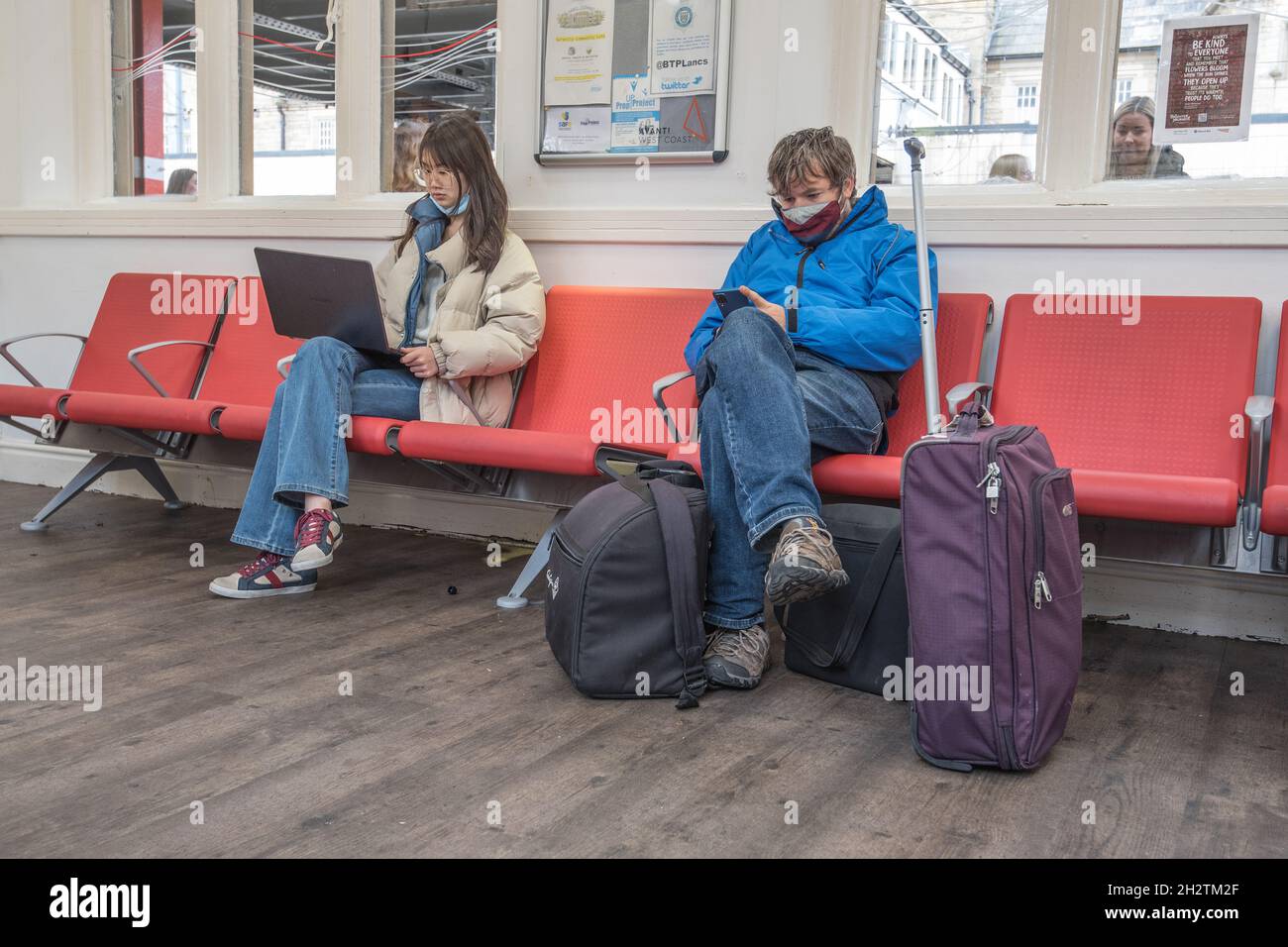 Passing time in waiting room hi-res stock photography and images - Alamy