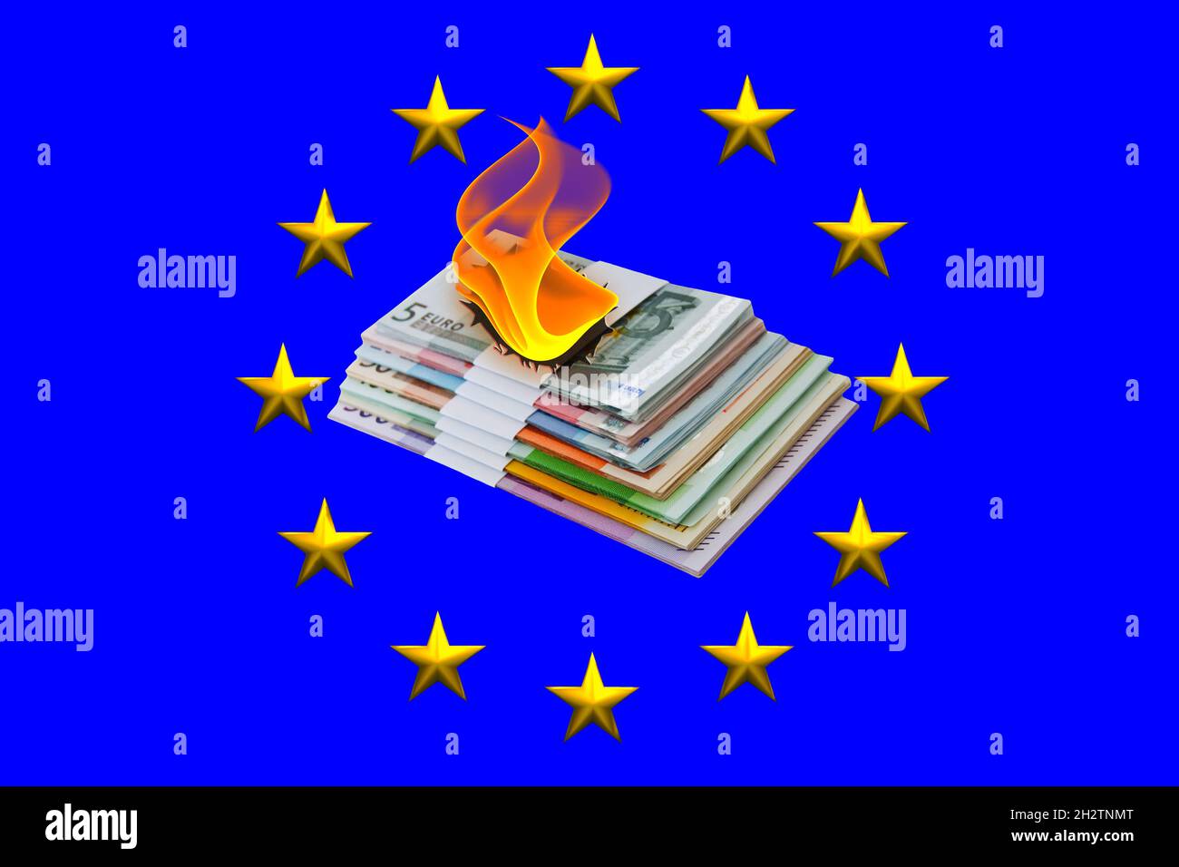 Money burn banknotes cut hi-res stock photography and images - Alamy