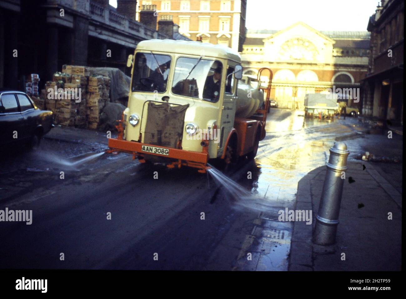 Street Cleaning lorry at Convent Garden Market Stock Photo - Alamy