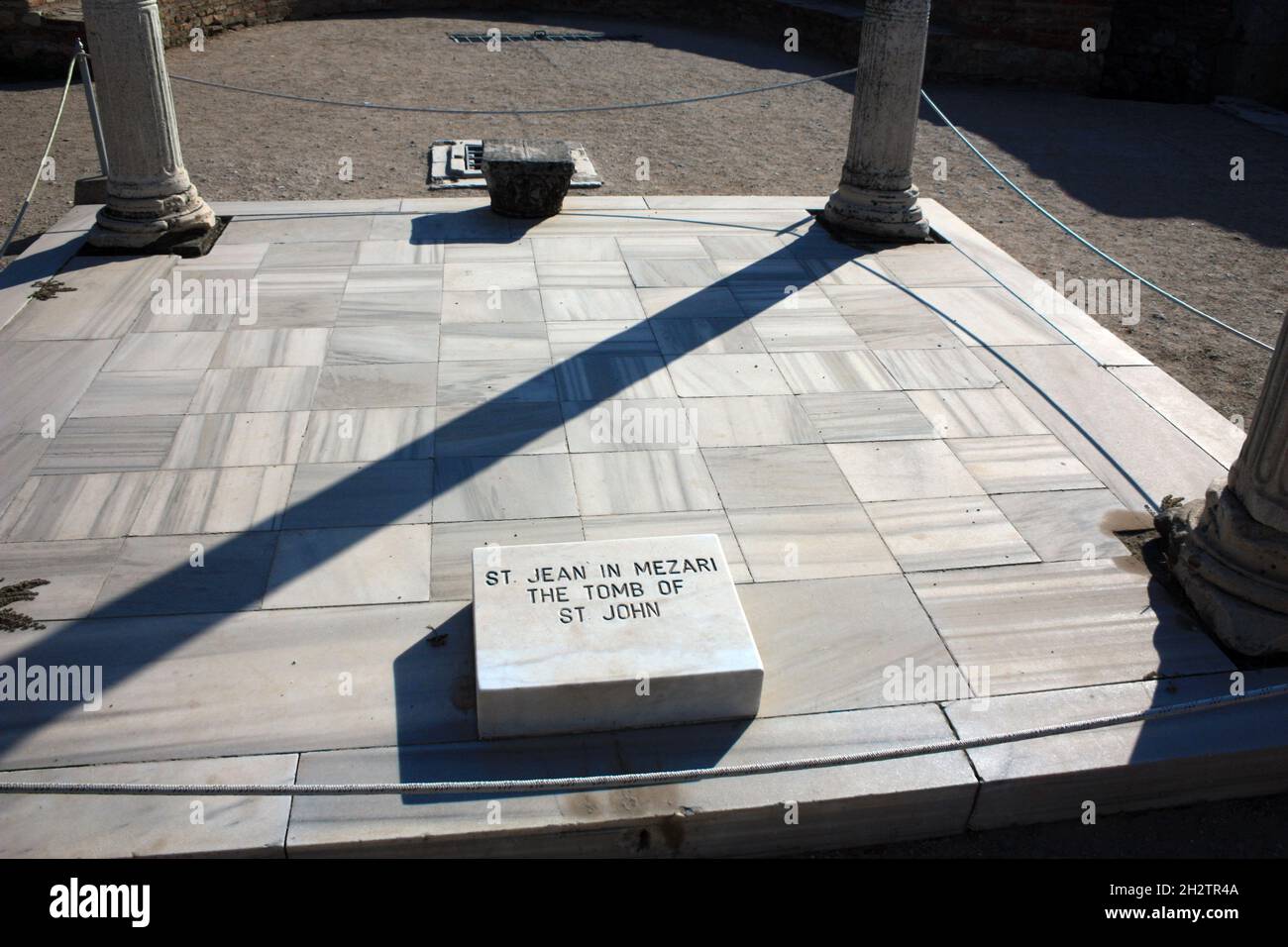 Tomb st john basilica hi-res stock photography and images - Alamy