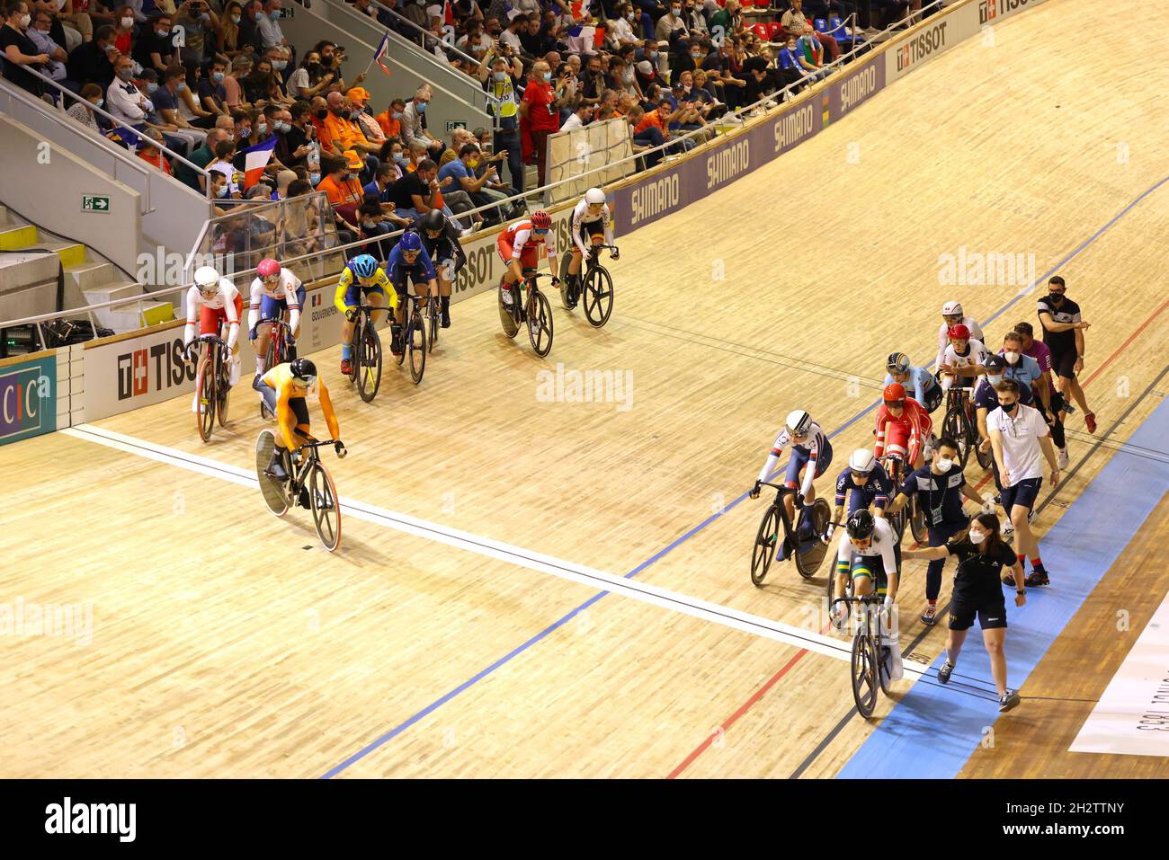 Start race Madison women during the Tissot UCI Track Cycling World ...
