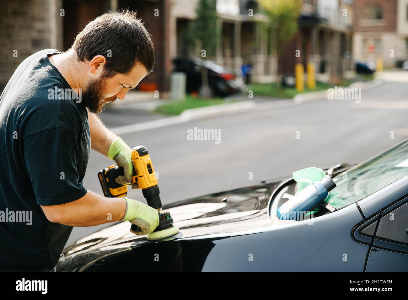 Car wash staff hi-res stock photography and images - Alamy