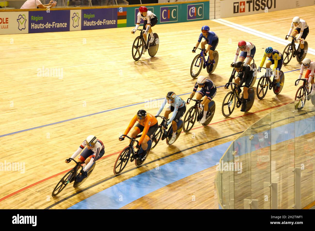 Finale Madison women peloton during the Tissot UCI Track Cycling World ...
