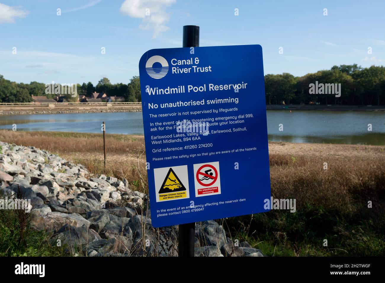 Windmill pool reservoir hi-res stock photography and images - Alamy