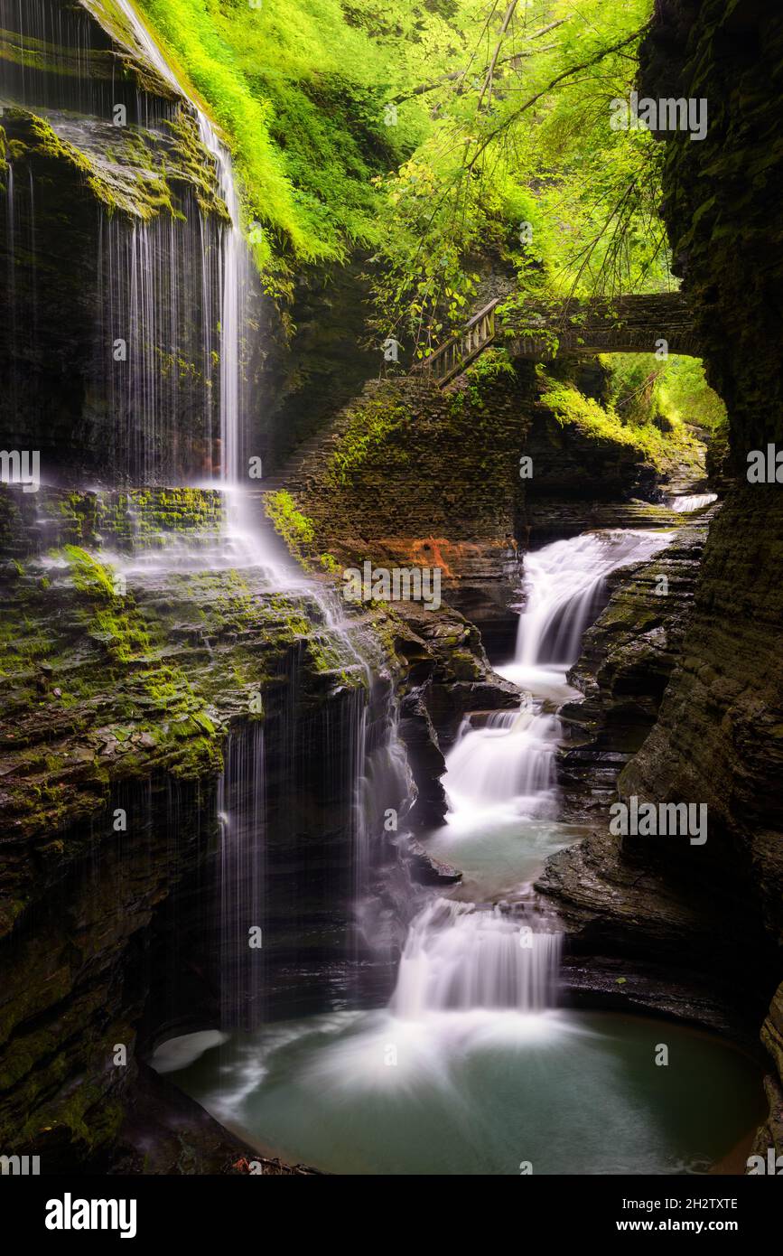 Stone Bridge crossover waterfalls, Rainbow Falls in Watkins Glen State ...
