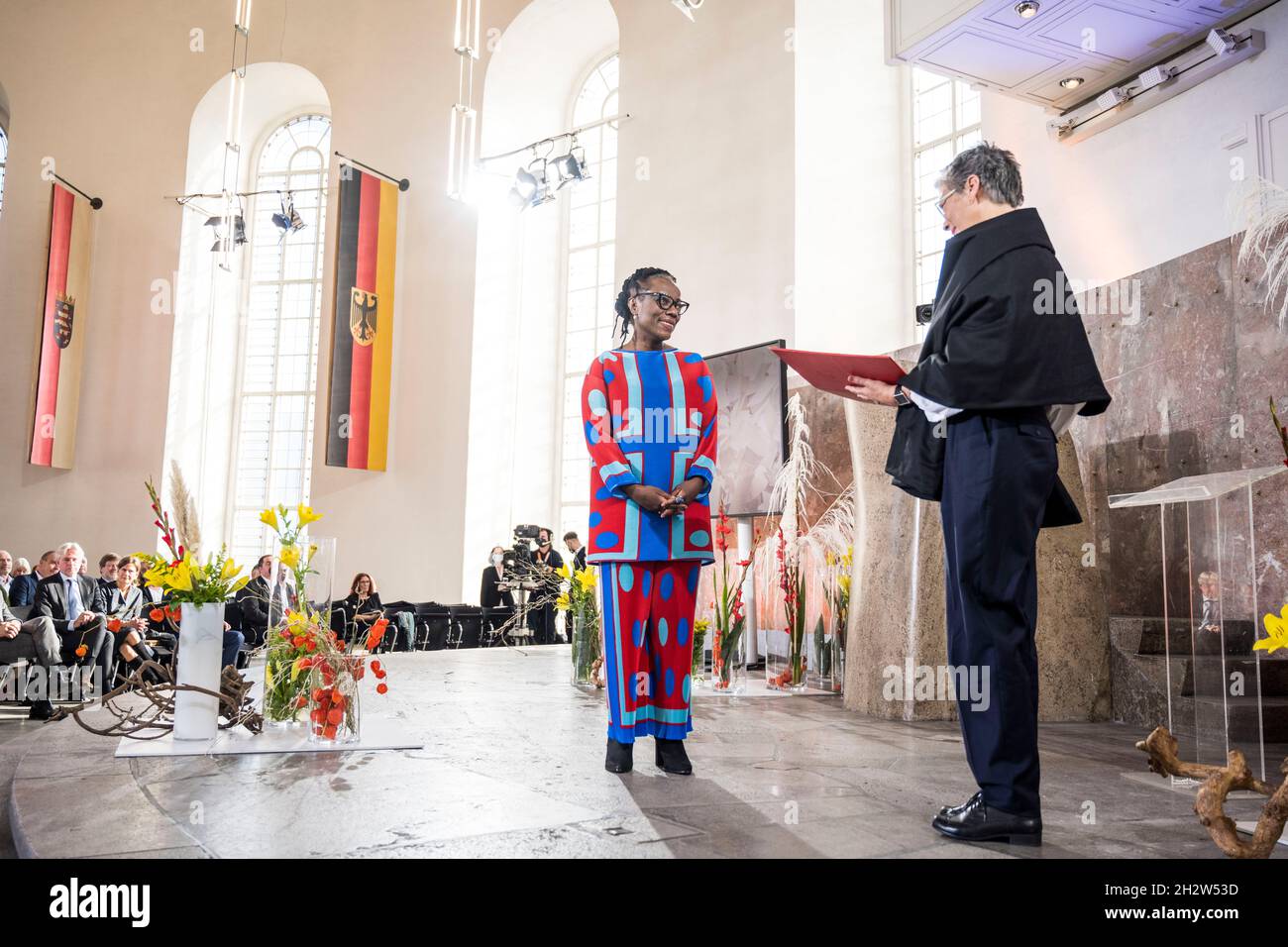 Tsitsi dangarembga zimbabwe hi-res stock photography and images - Alamy