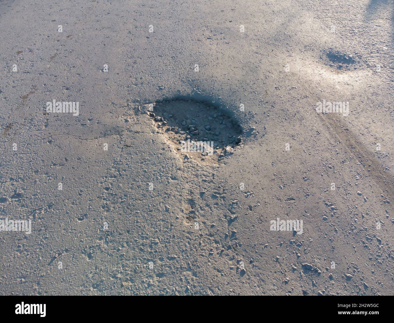 Gravel embankment hi-res stock photography and images - Alamy