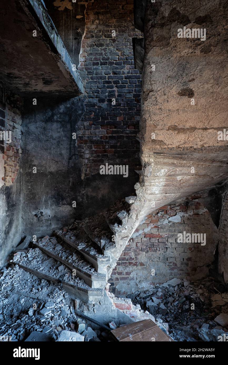 Creepy stairs hi-res stock photography and images - Alamy