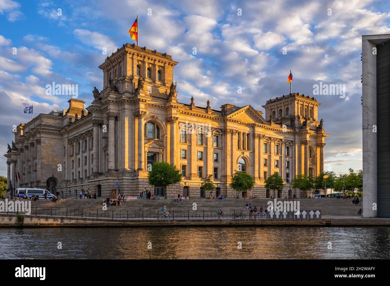 View building reichstag across hi-res stock photography and images - Alamy