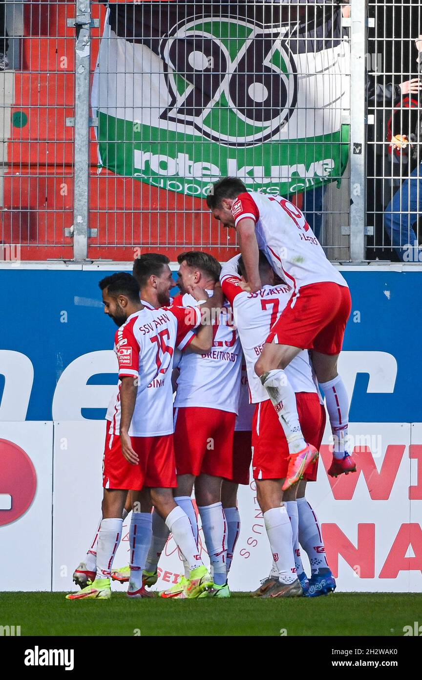 Regensburg, Germany. 24th Oct, 2021. Soccer: 2. Bundesliga, Jahn ...