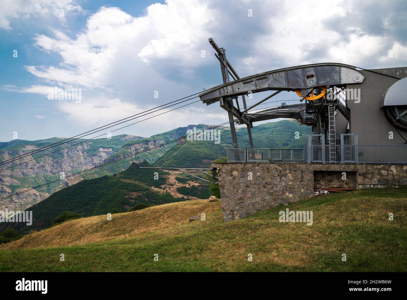 Worlds longest passenger tramway hi-res stock photography and images ...