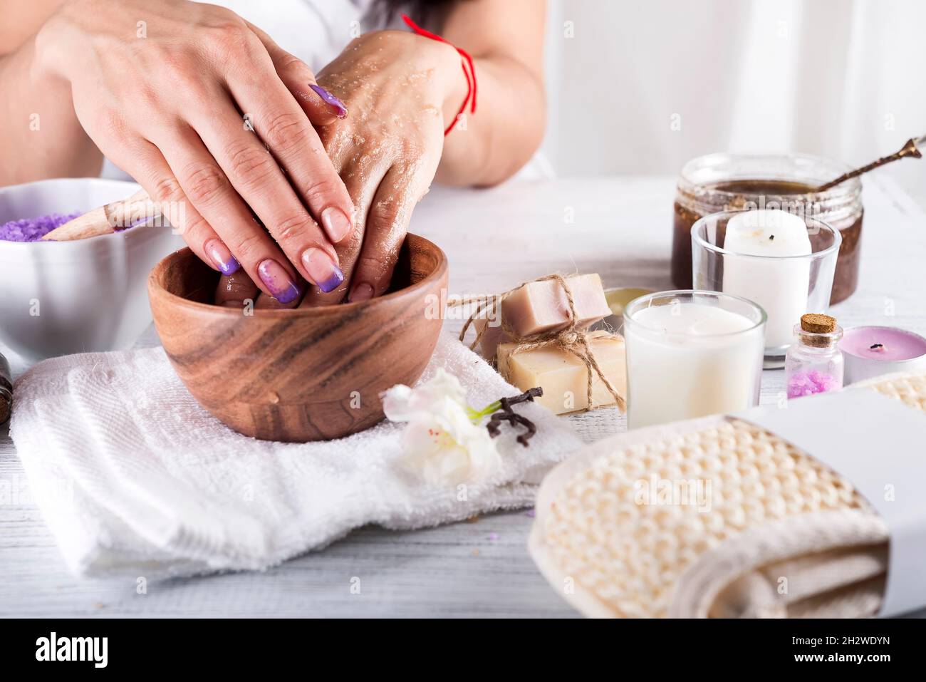 Scrub up hands hi-res stock photography and images - Alamy