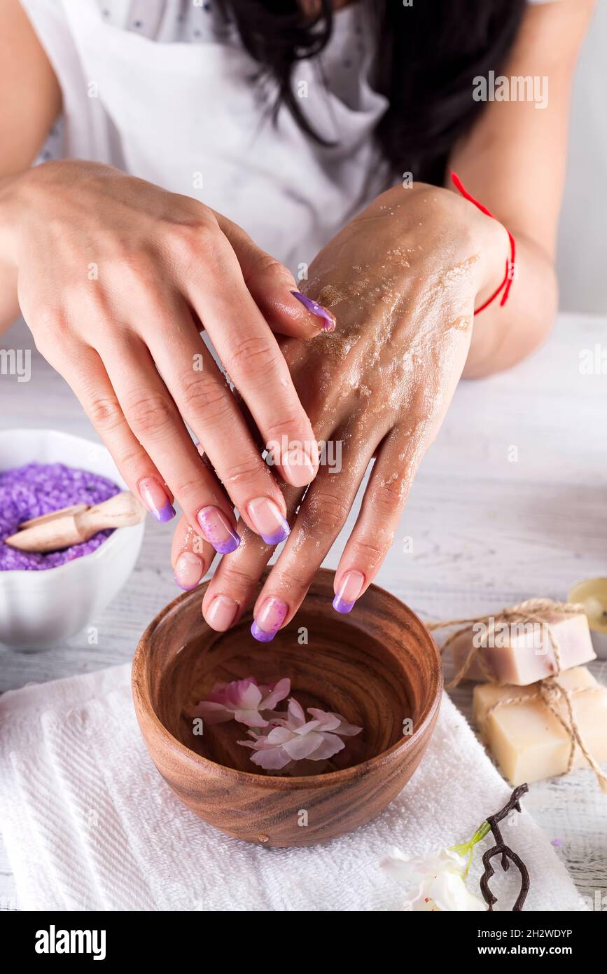 Scrub up hands hi-res stock photography and images - Alamy