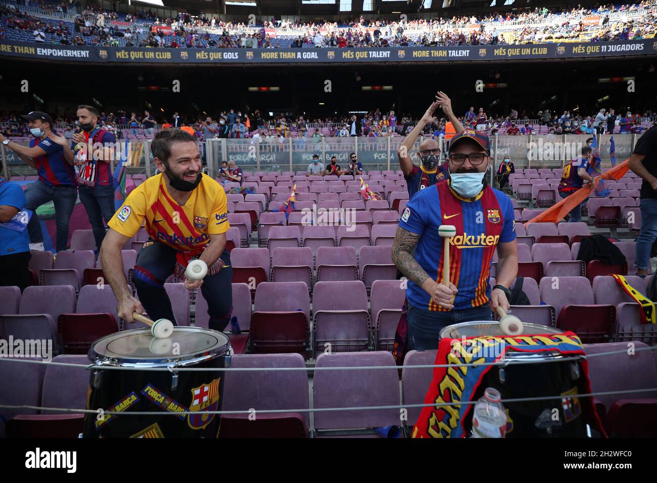 Real madrid and spain fans in the stands hi-res stock photography and ...