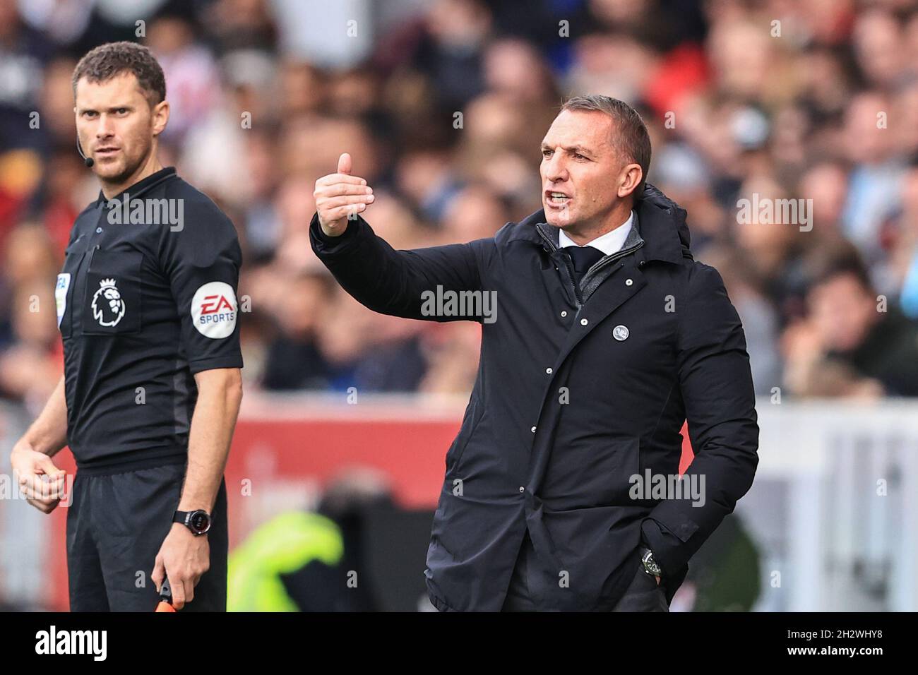 Brendan Rogers manager of Leicester City gives his team instructions in ...