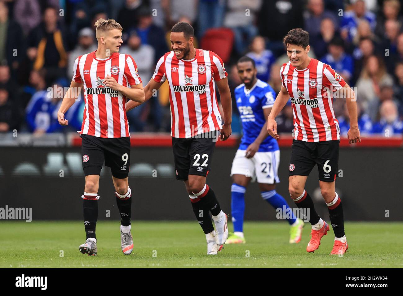 Mathias Zanka Jorgensen #22 of Brentford celebrates his goal to make it ...