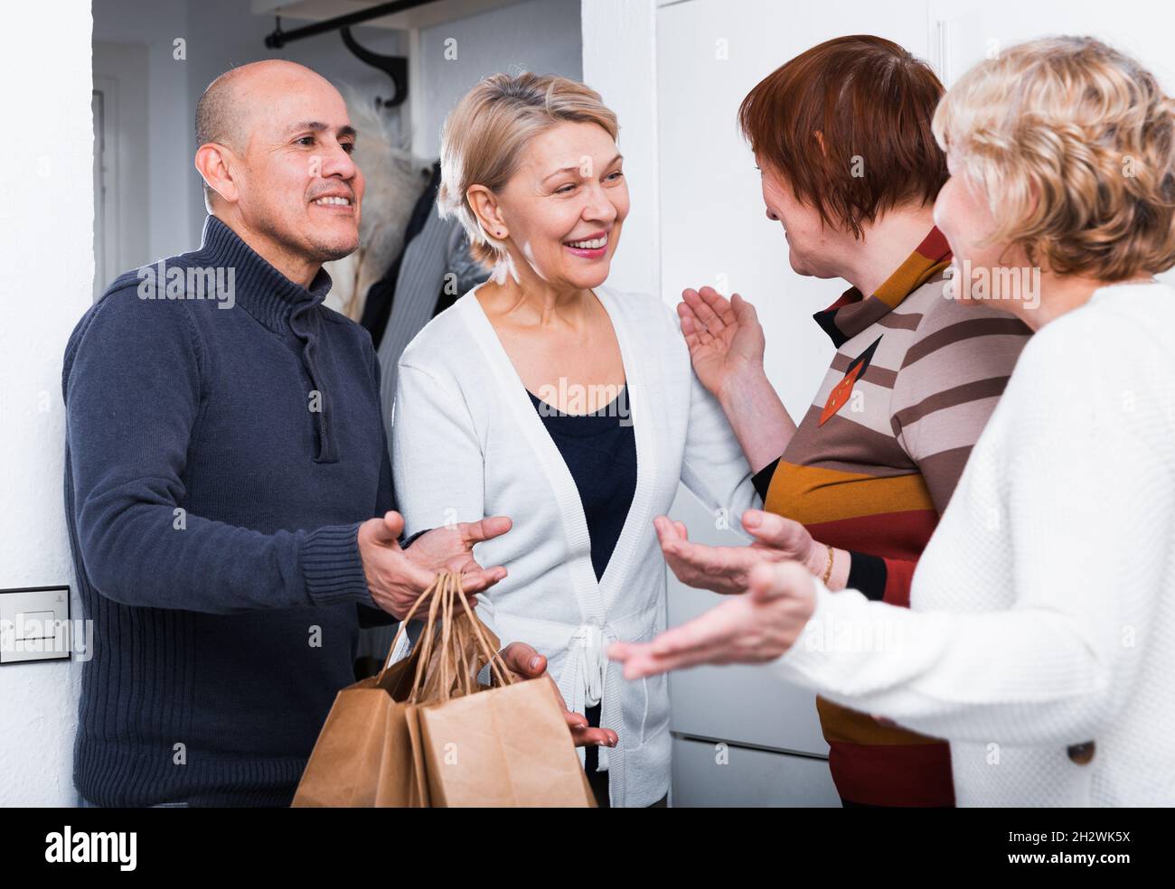 Visiting house friend hi-res stock photography and images - Alamy