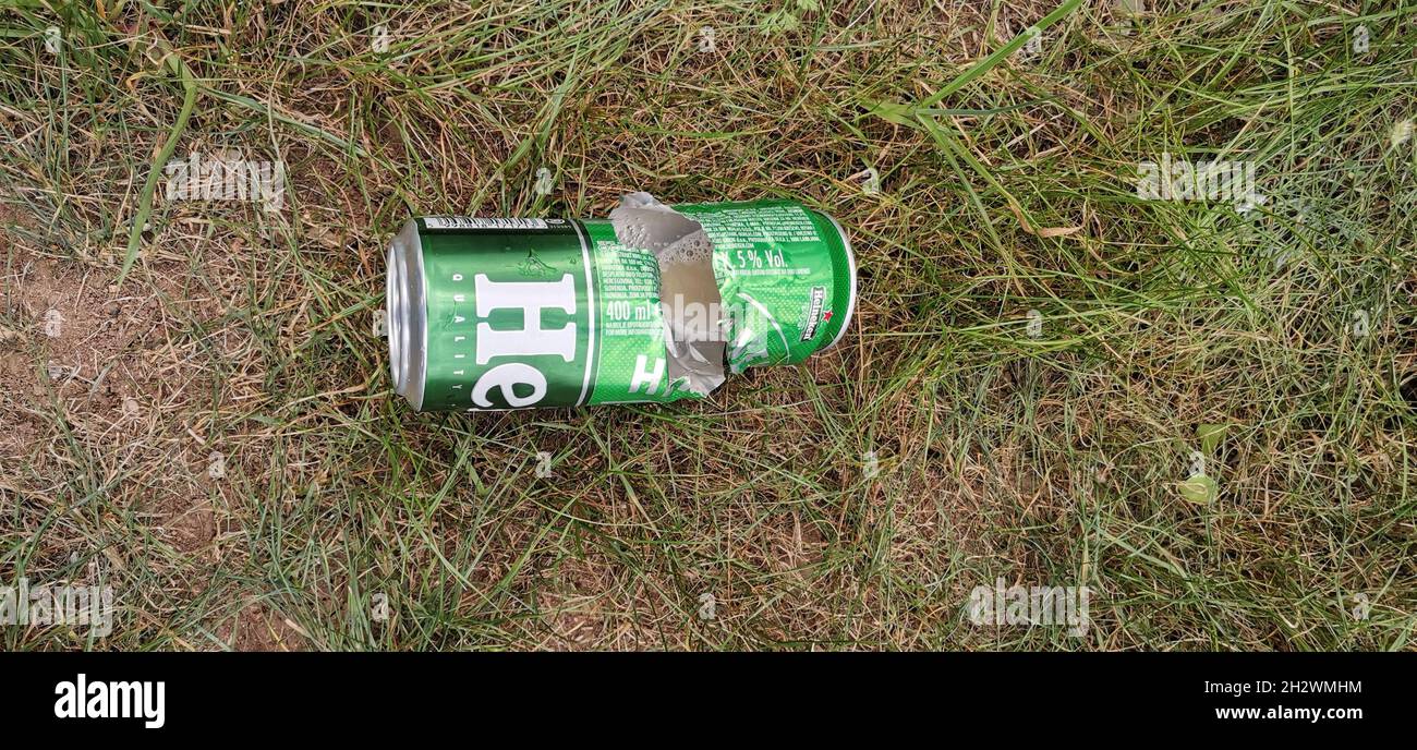 Heineken bottle top hi-res stock photography and images - Alamy