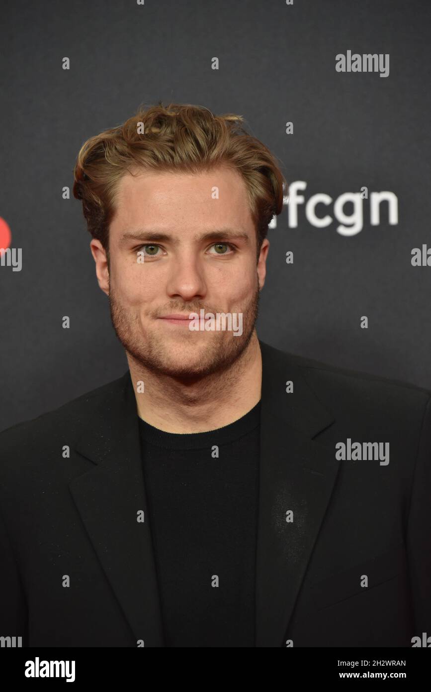 23 October 2021, North Rhine-Westphalia, Cologne: Actor Lukas Sperber ...