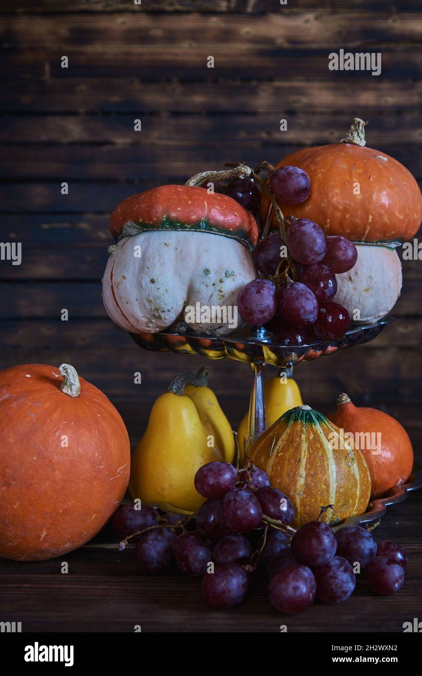 Mixed size pumpkins hi-res stock photography and images - Alamy
