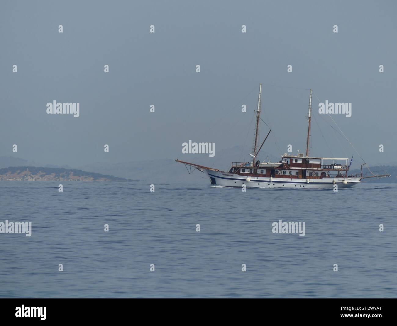 A panoramic view of a ship boat sailing in the middle of the sea Stock ...
