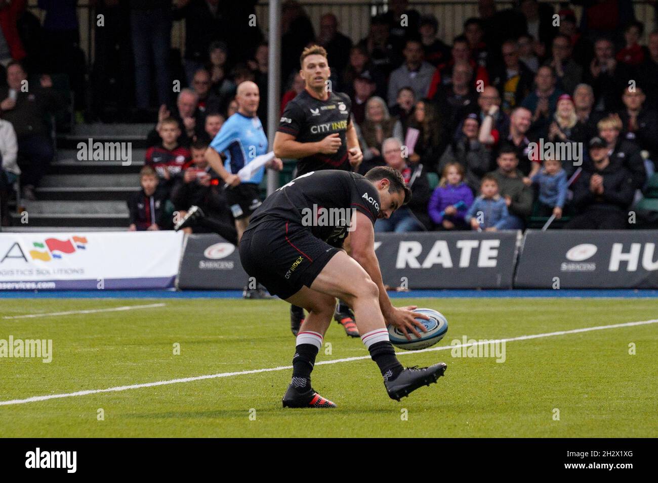 Alex Lozowski #22 of Saracens scores a try Stock Photo - Alamy