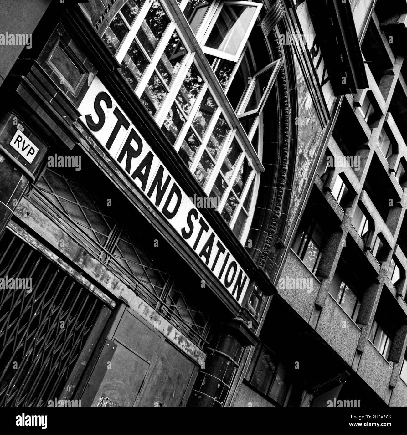 Entrance To The Closed And Derelict Piccadillly Line Strand London ...