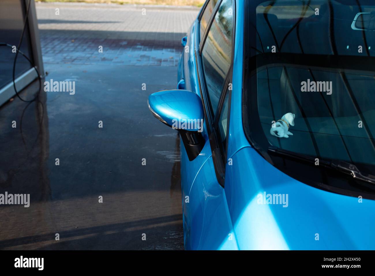 car at self-service car wash Stock Photo - Alamy