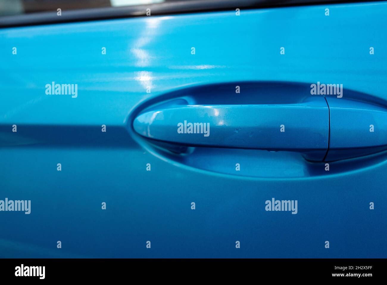 Car side open door hi-res stock photography and images - Alamy