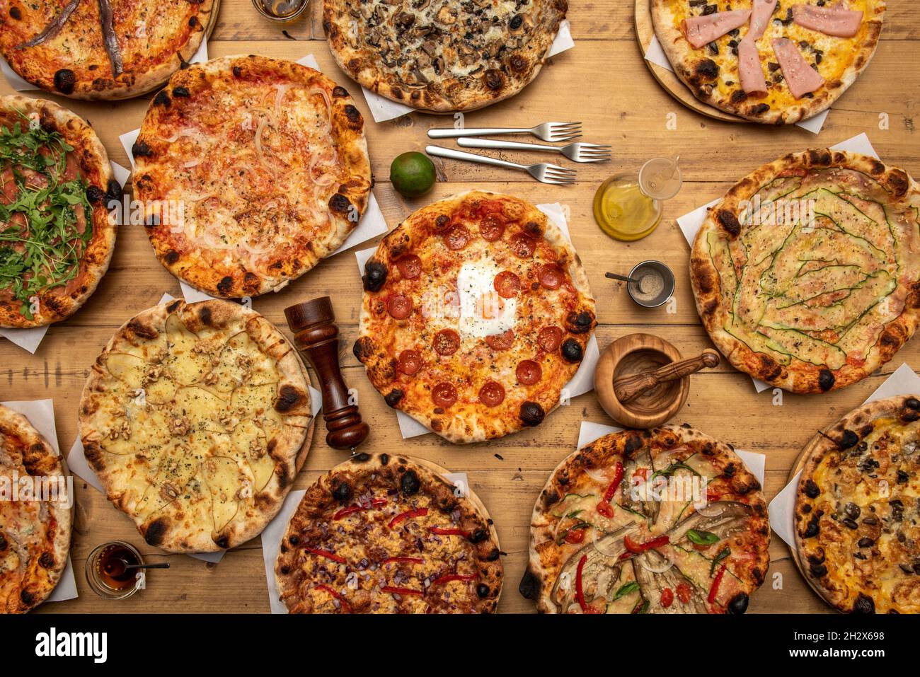 Assorted pizza with bell peppers, mozzarella cheese, sirloin ...