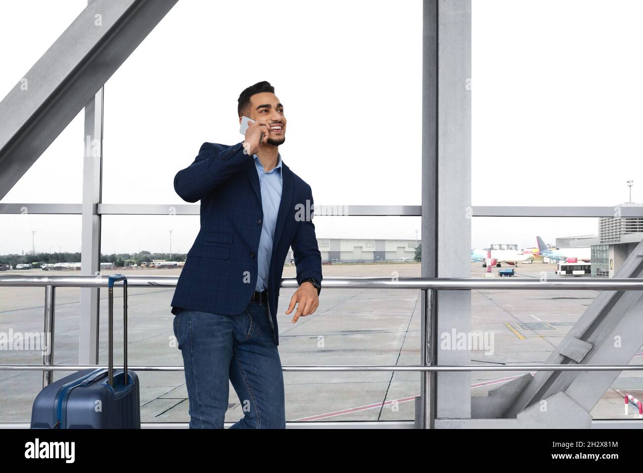 Middle eastern man talking hi-res stock photography and images - Alamy
