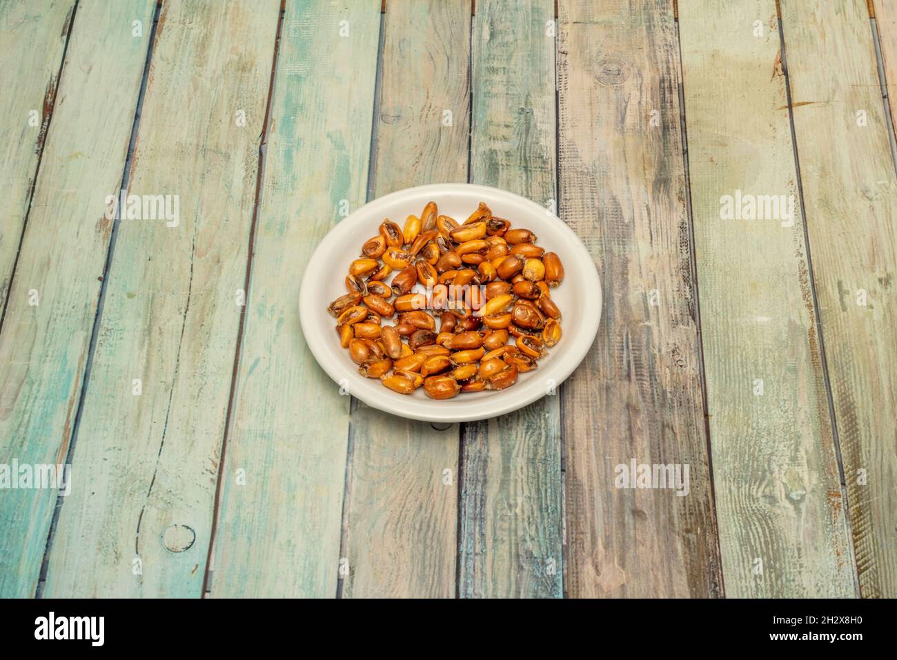 Peruvian dish cancha served as an aperitif or as an accompaniment to ...