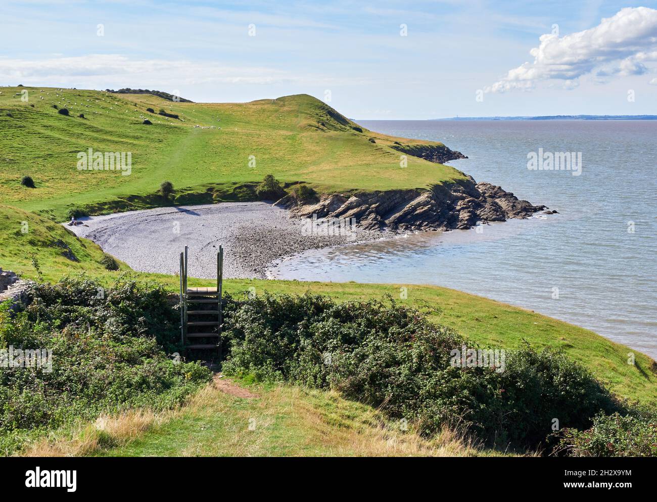Middle Hope beach on the Sand Point peninsula near Weston-super-Mare in ...