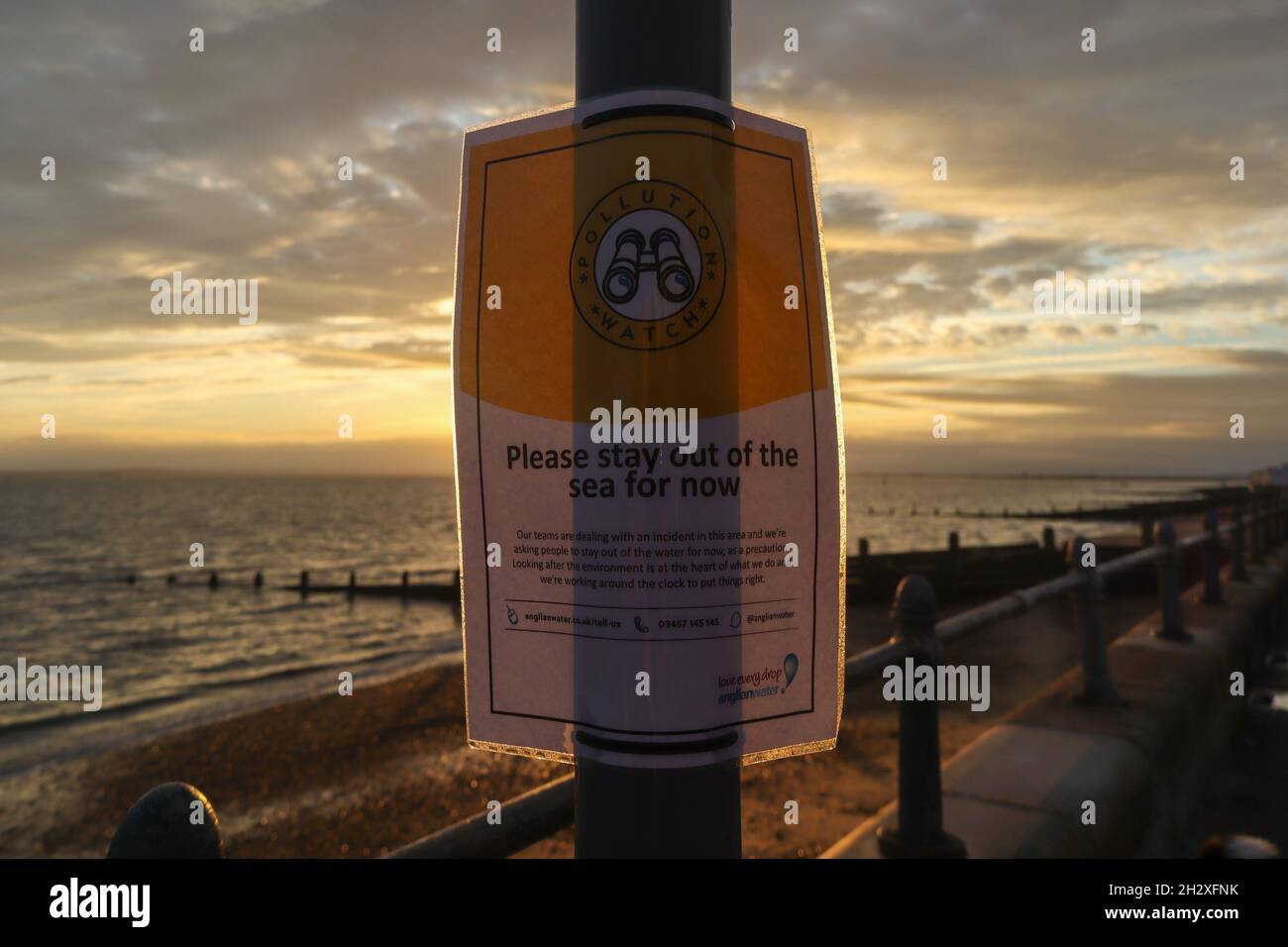 24th Oct, 2021. Southend on Sea, UK. Warning signs along the seafront ...