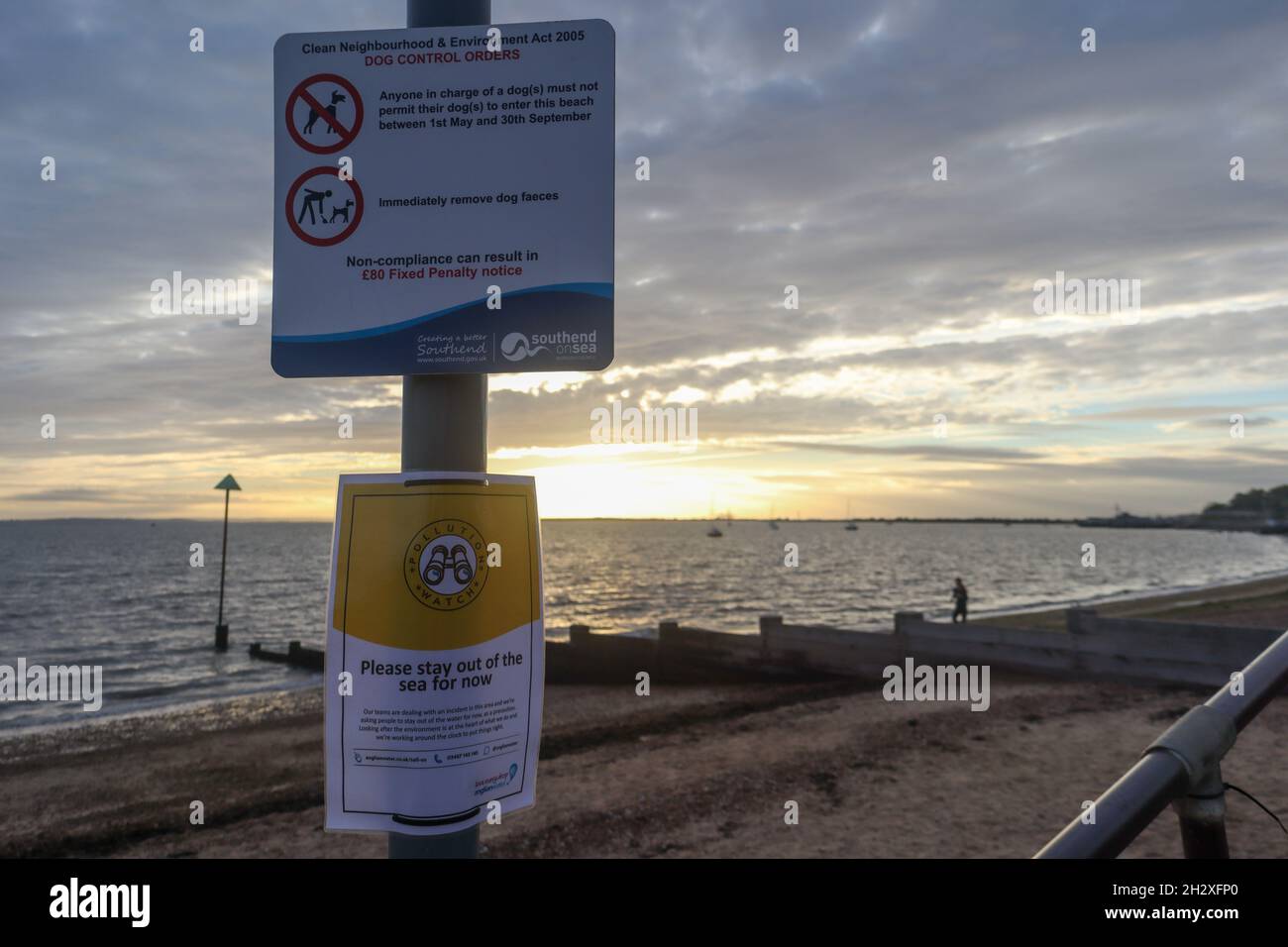 24th Oct, 2021. Southend on Sea, UK. Warning signs along the seafront ...