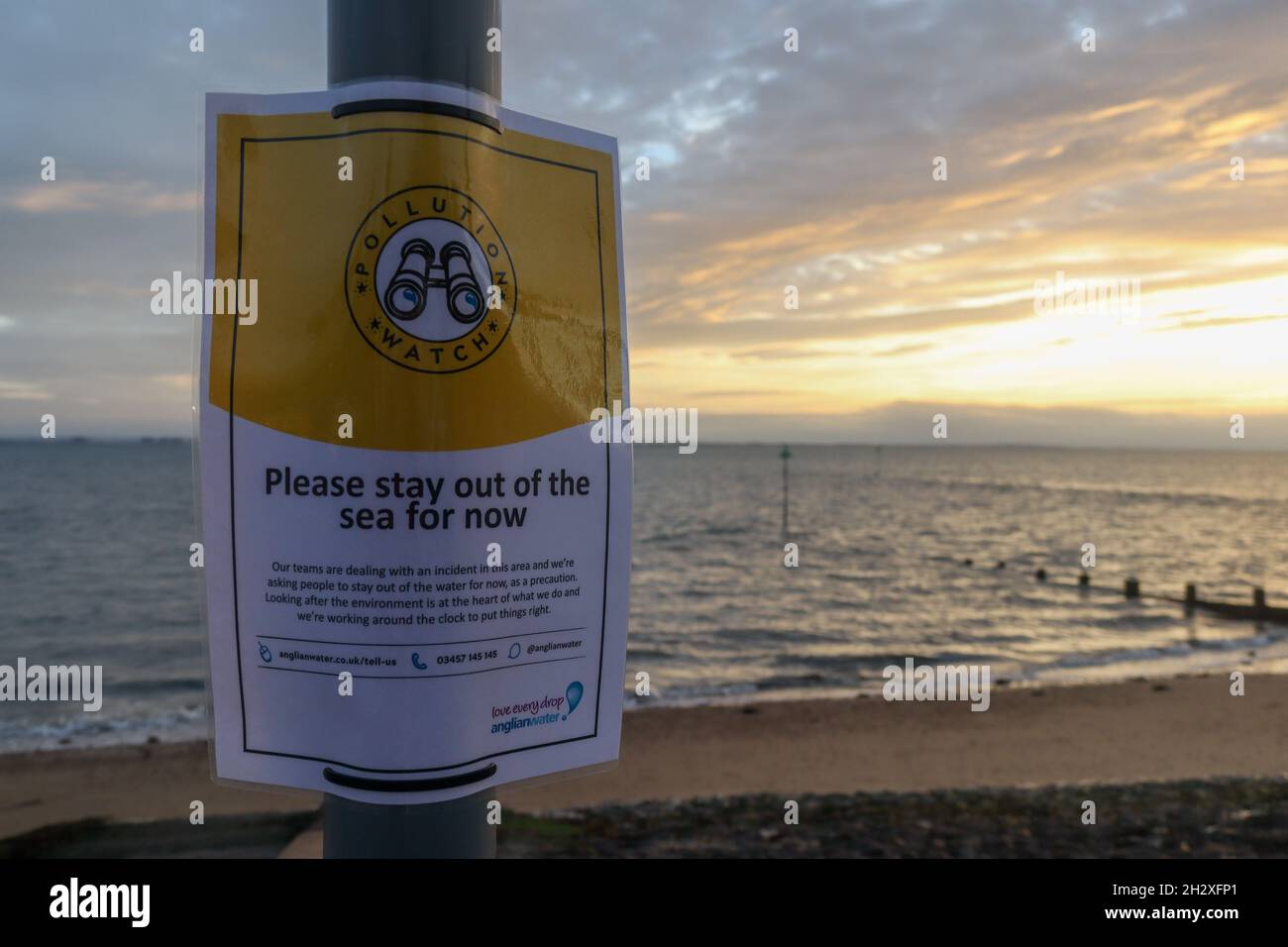 Beach pollution warning signs hi-res stock photography and images - Alamy