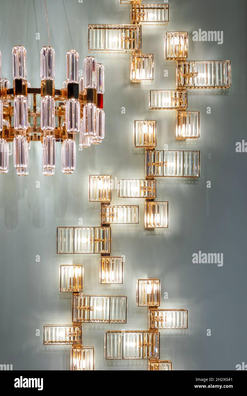 Glowing lightbulb room hi-res stock photography and images - Alamy