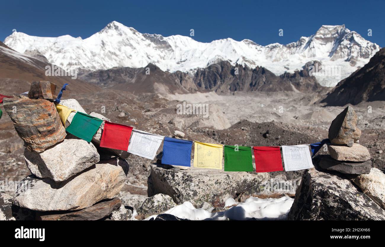 Tibetan national flag sky hi-res stock photography and images - Alamy