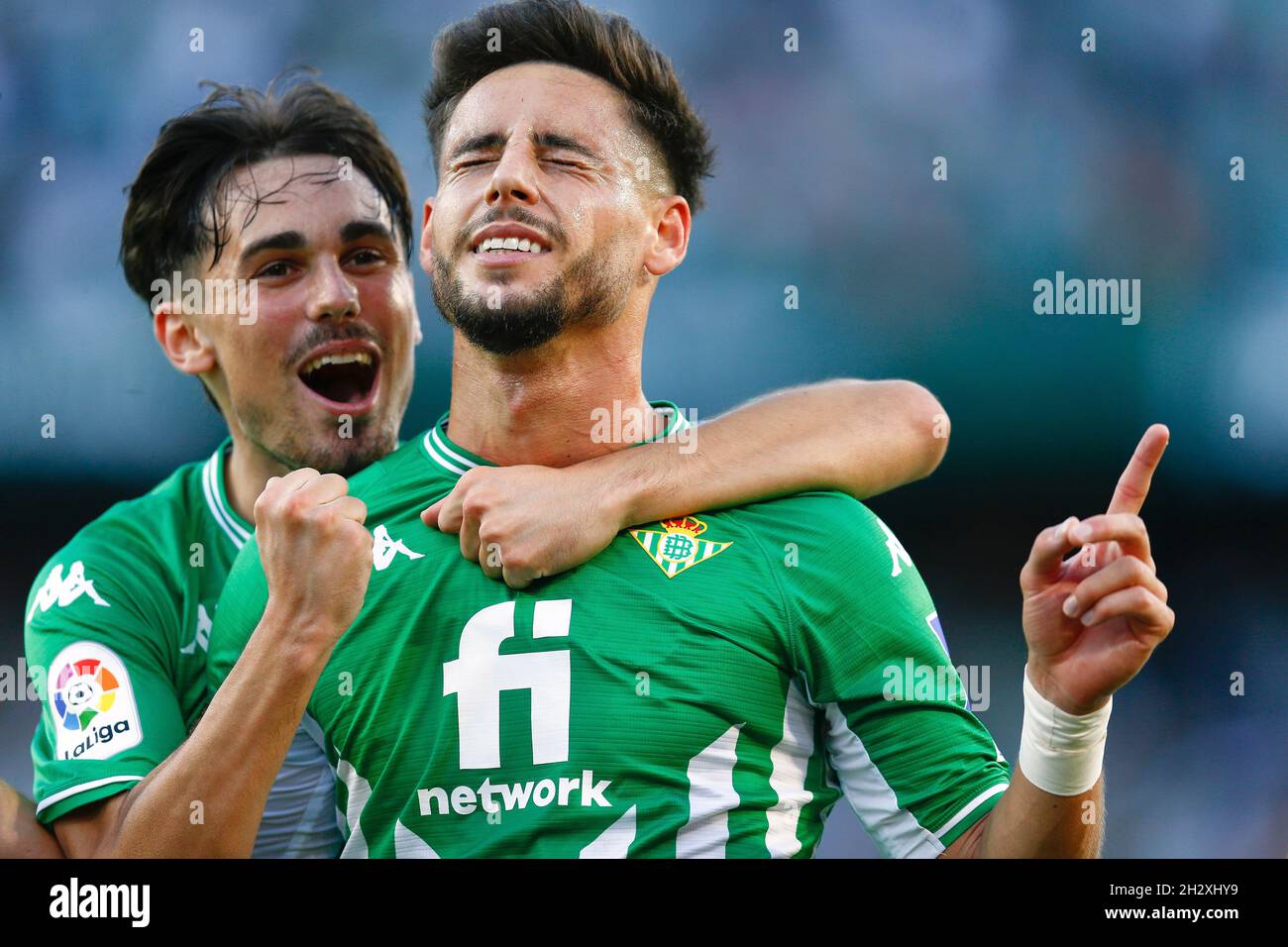Alex Moreno of Real Betis celebrates his goal with his teammates (Photo ...