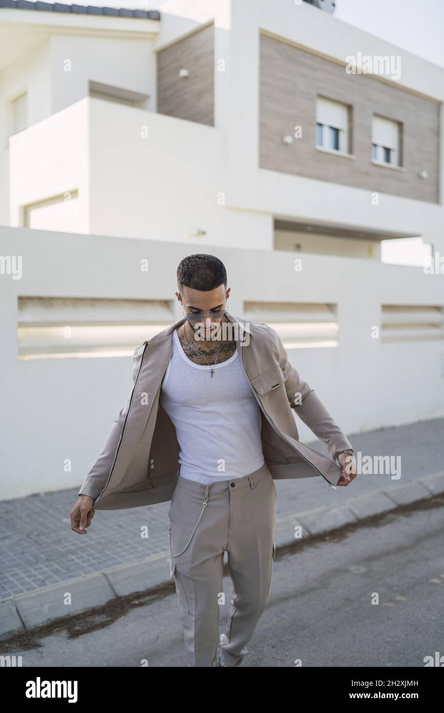 Unzipped jacket hi-res stock photography and images - Alamy