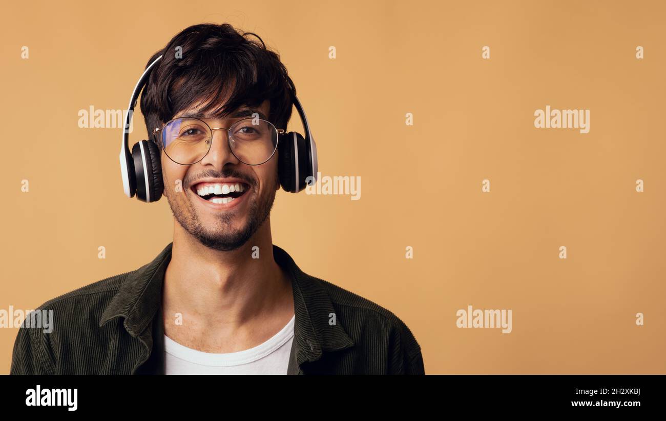 Indian guy laughing hi-res stock photography and images - Alamy