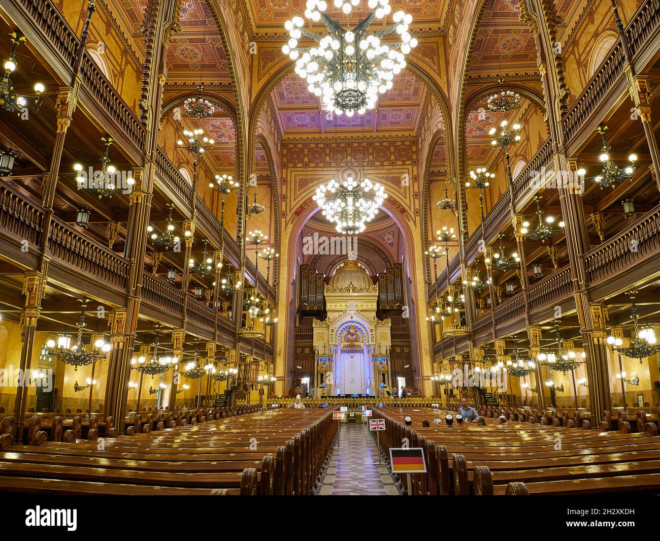 Synagogue architecture hi-res stock photography and images - Alamy