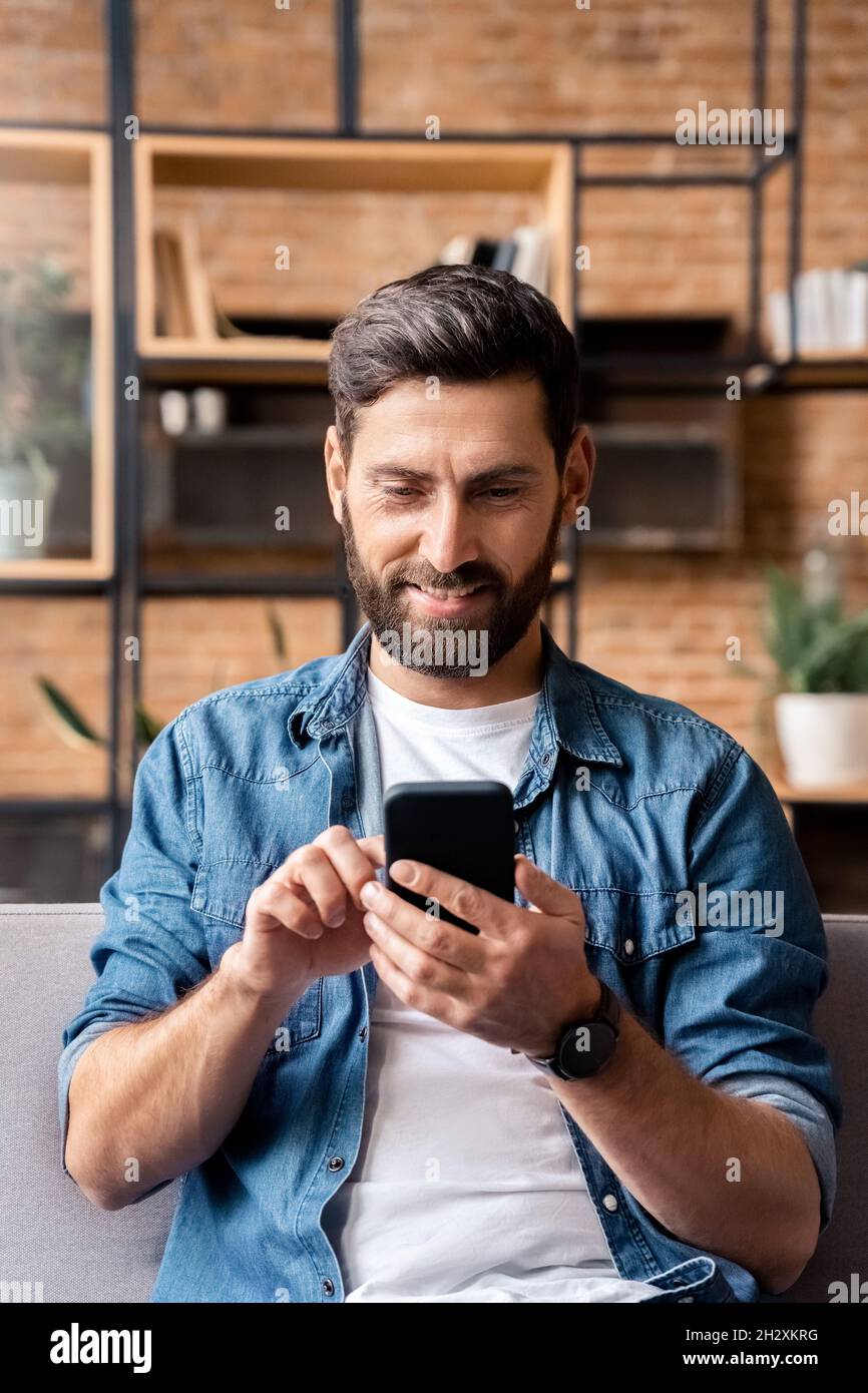 Employee using hi-res stock photography and images - Alamy