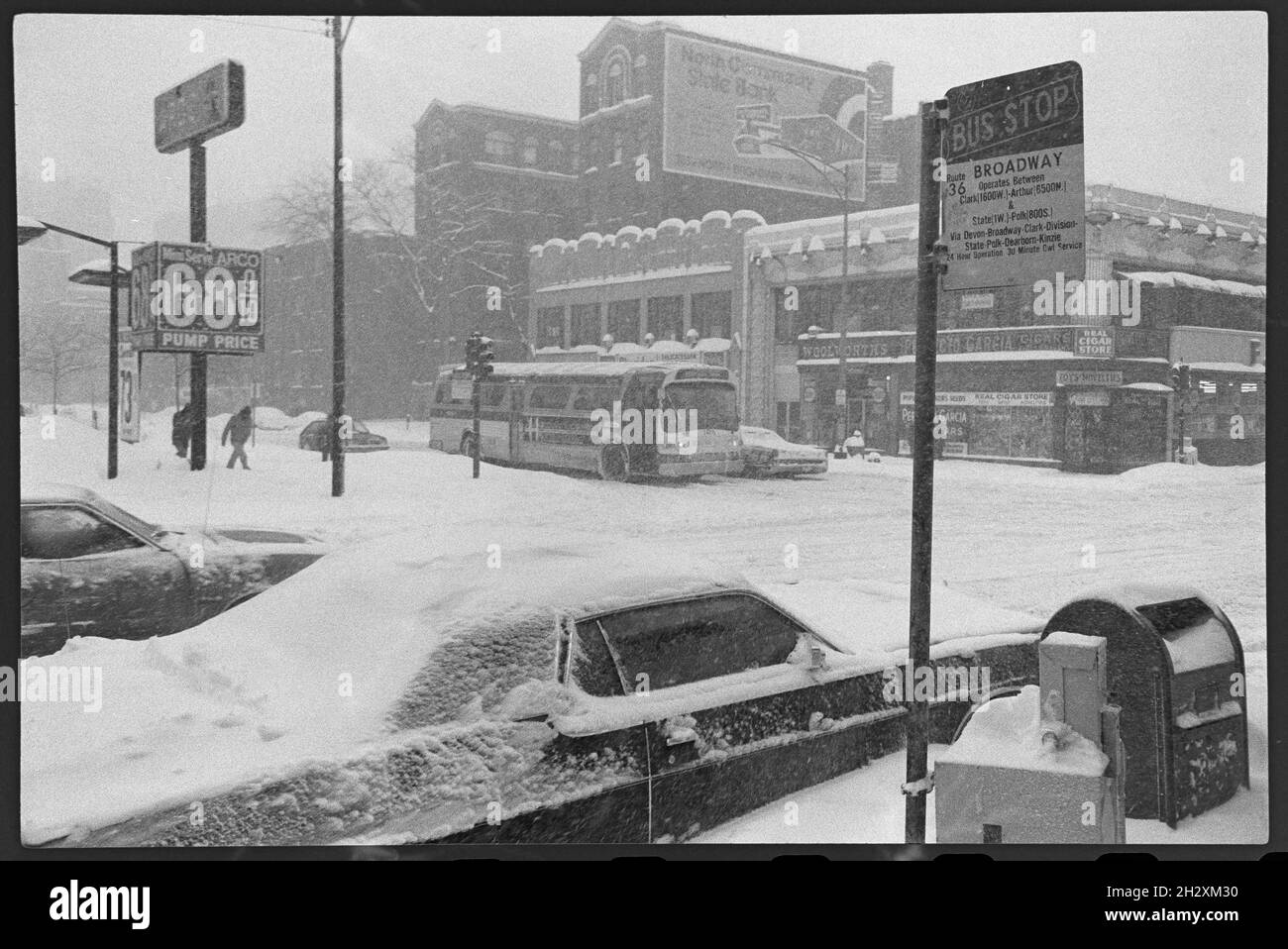 Snow commute Black and White Stock Photos & Images - Alamy
