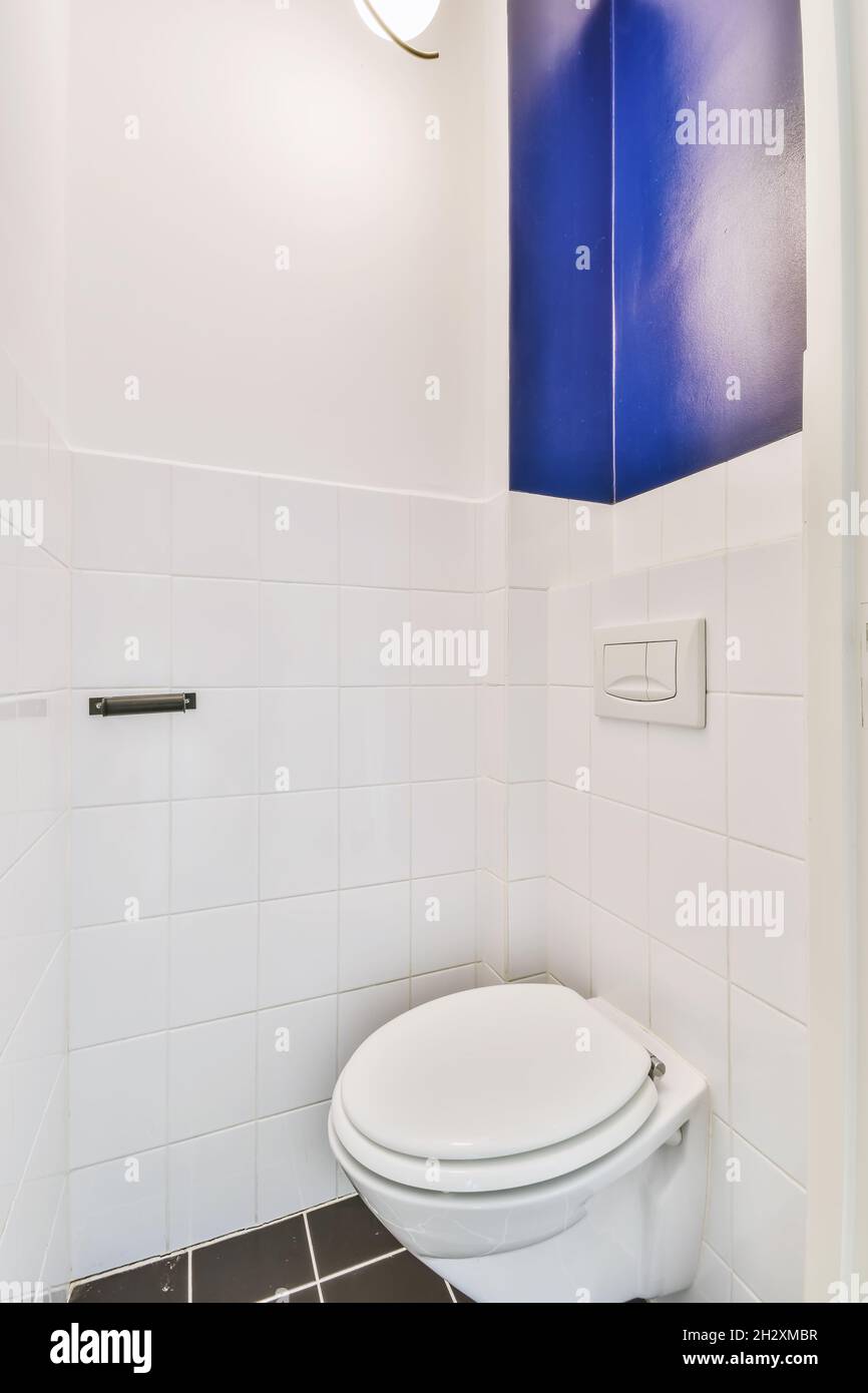 Stylish restroom design in beautiful residential house Stock Photo - Alamy