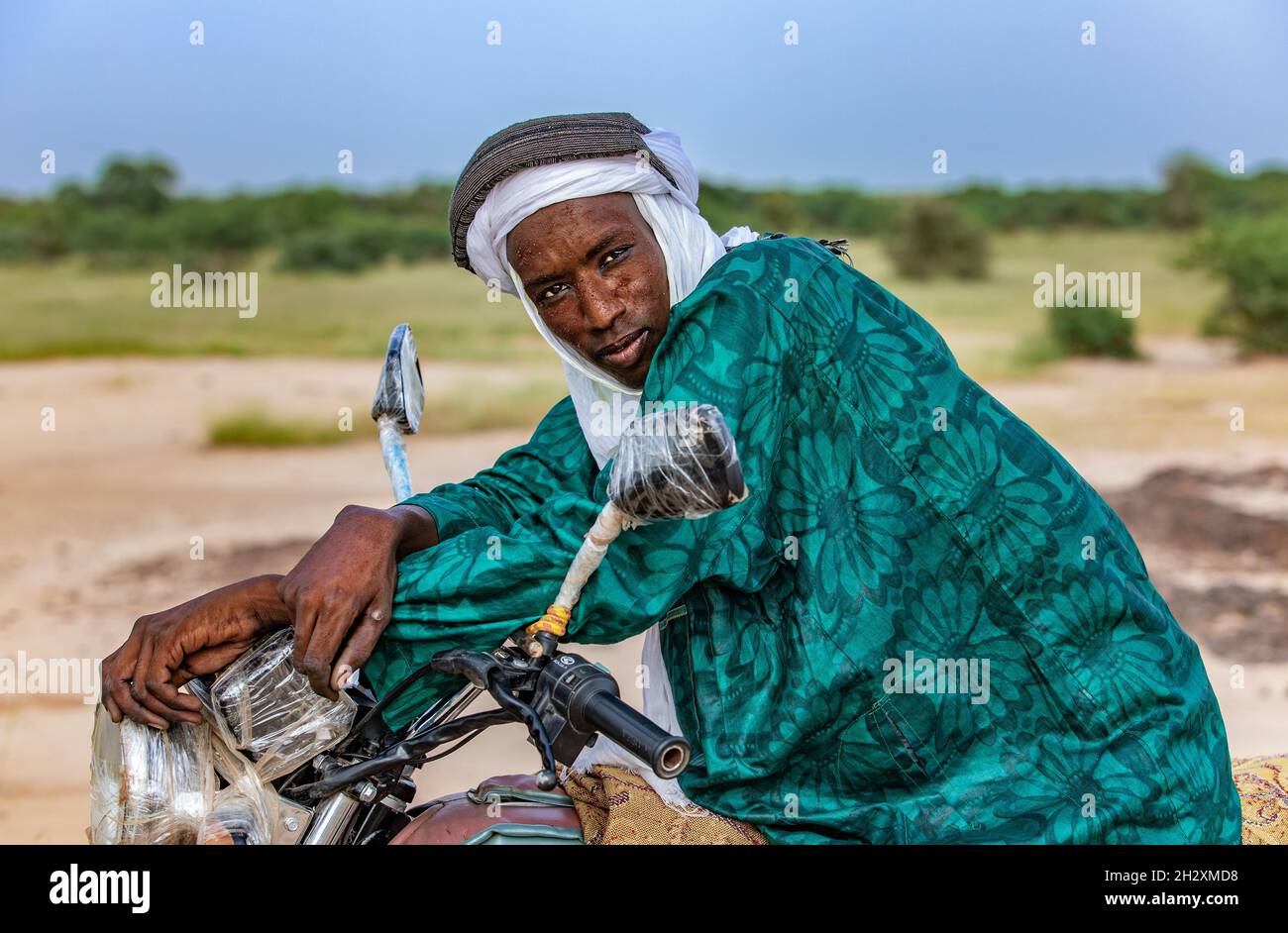 Traditional man in niger hi-res stock photography and images - Alamy